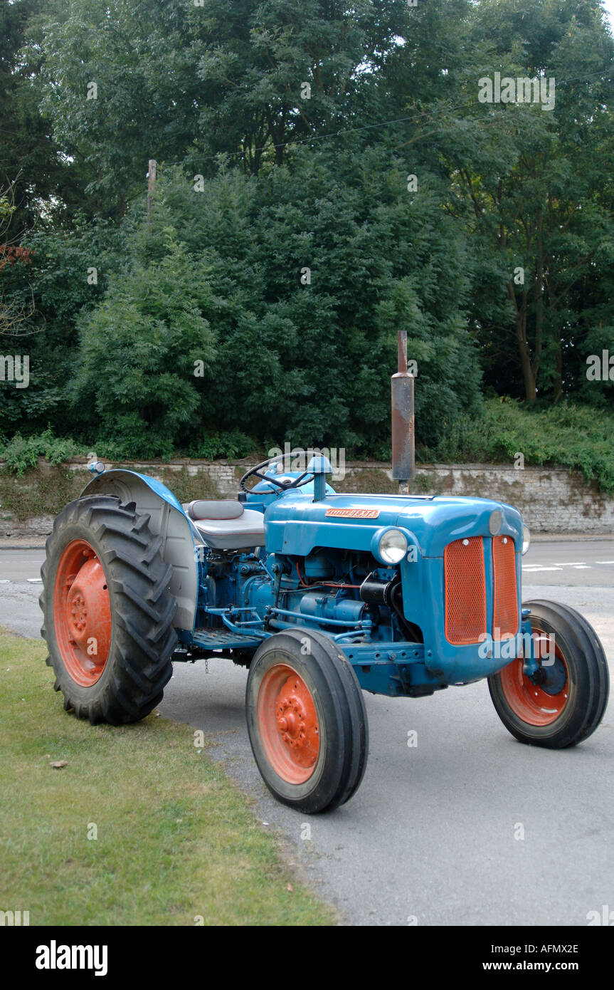 Fordson Dexter vintage tractor Stock Photo - Alamy