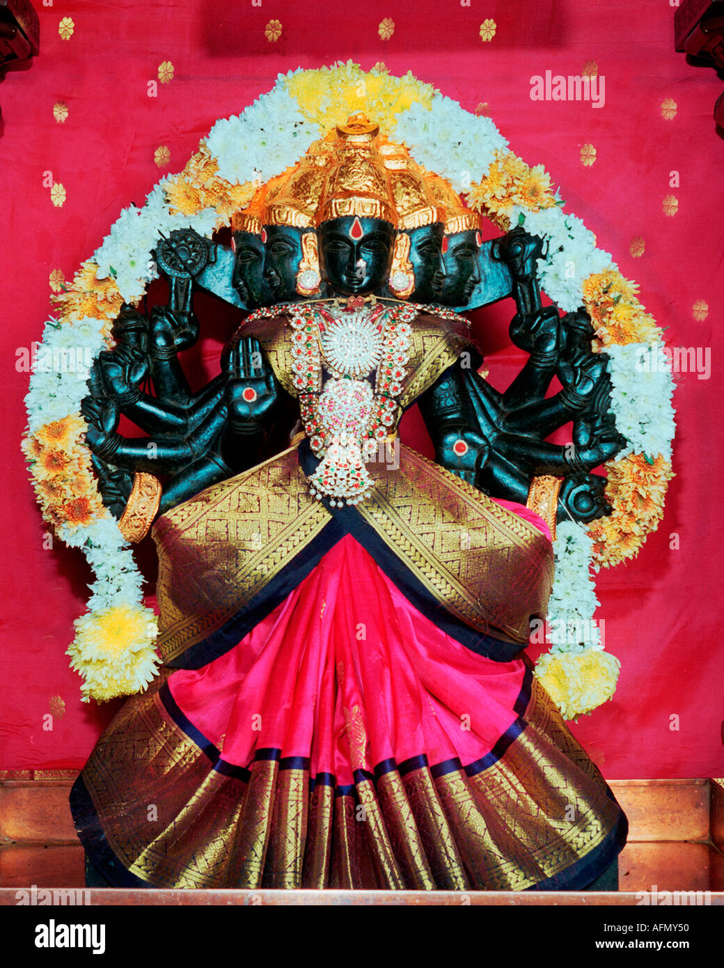 Sri mahalakshmi temple hi-res stock photography and images - Alamy