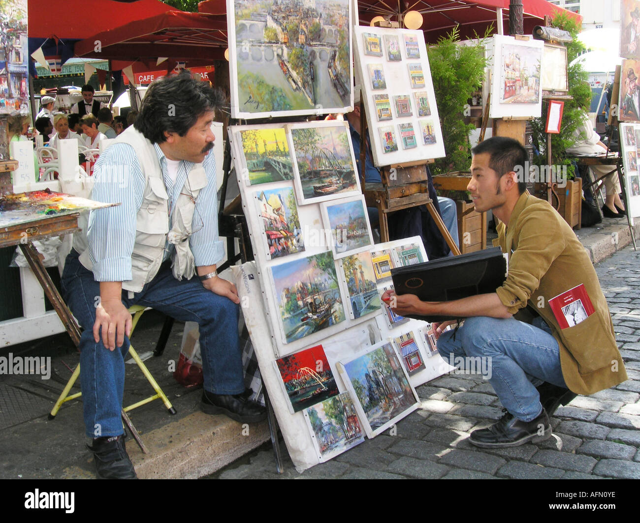 Mass produced paintings hi-res stock photography and images - Alamy