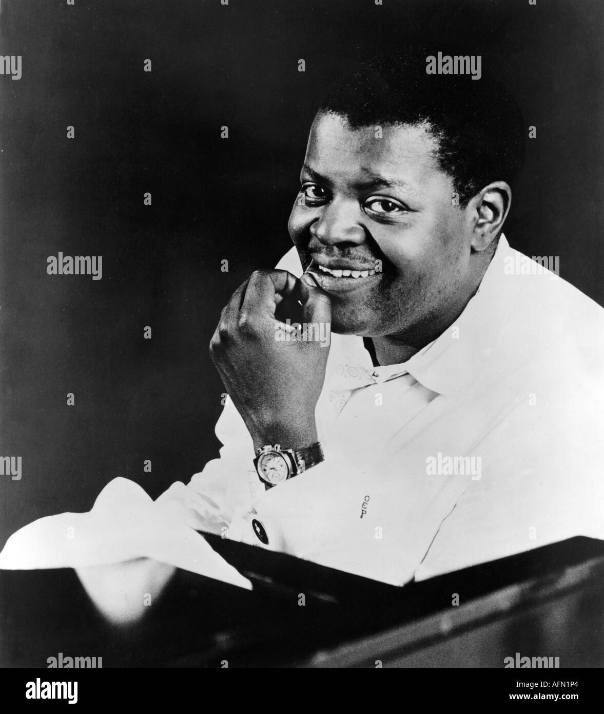 Jazz pianist oscar peterson hi-res stock photography and images - Alamy