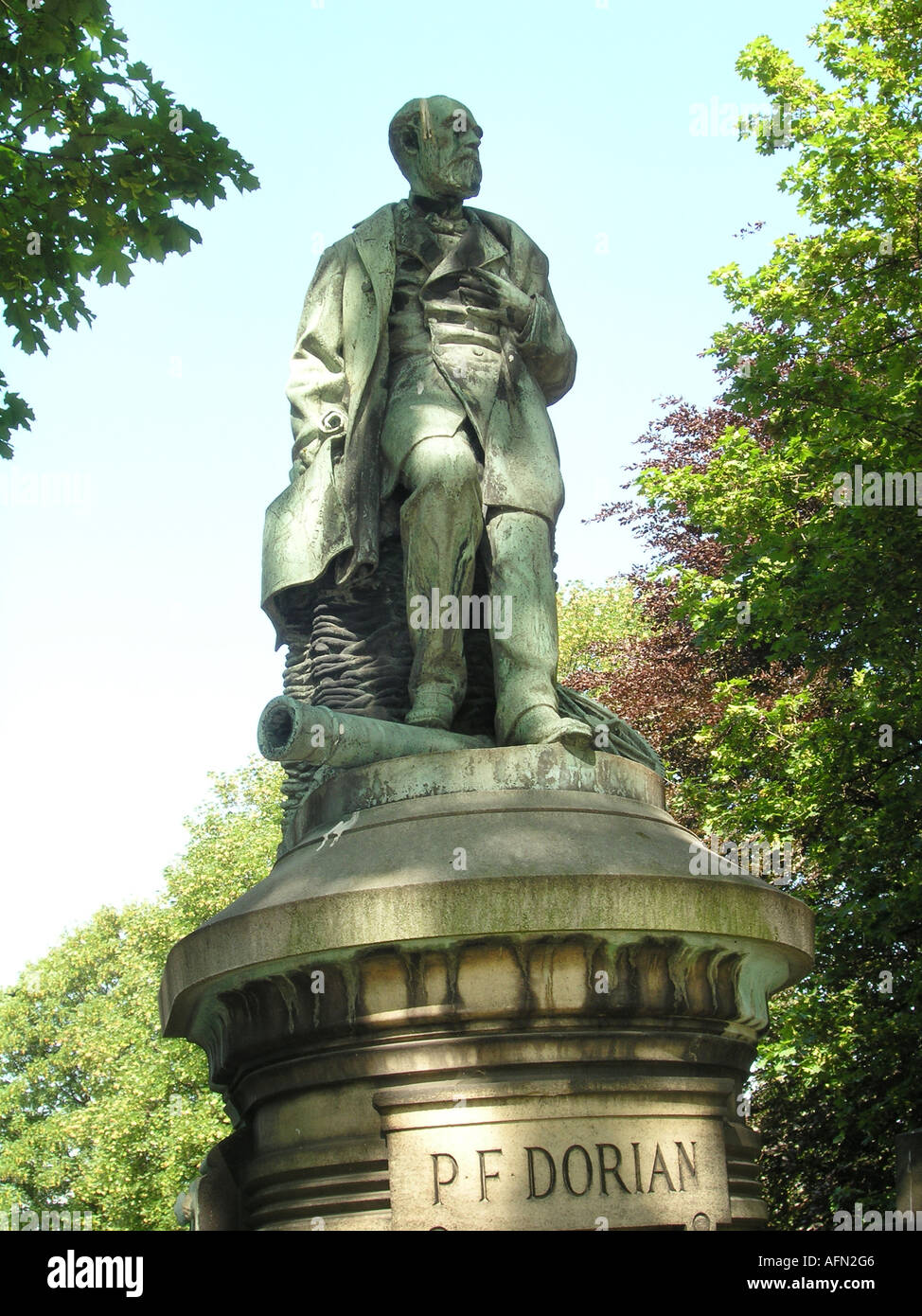 Architectural detail crypt with statue of Dorian at Pere Lachaise ...