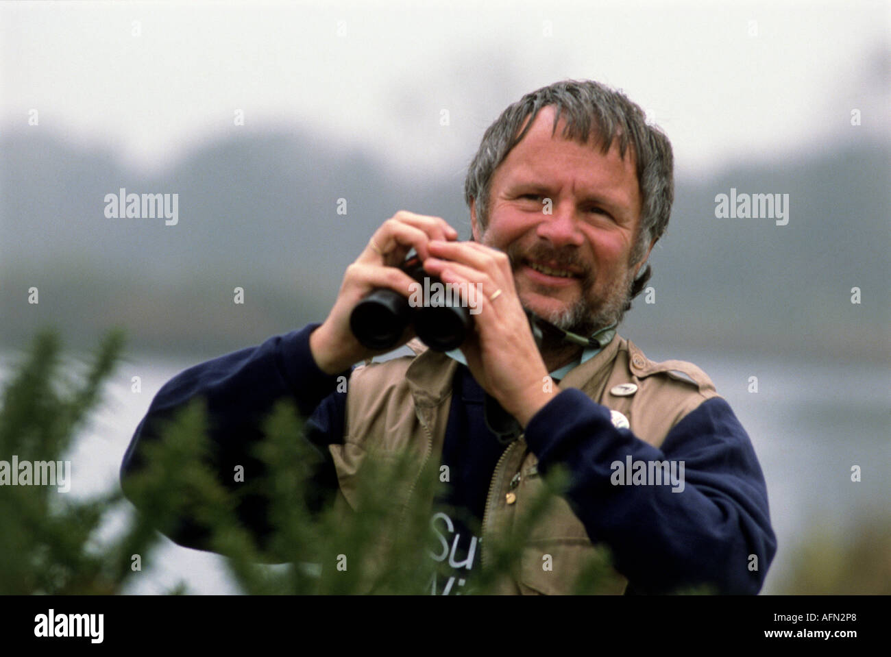 Wildlife presenter hi-res stock photography and images - Alamy