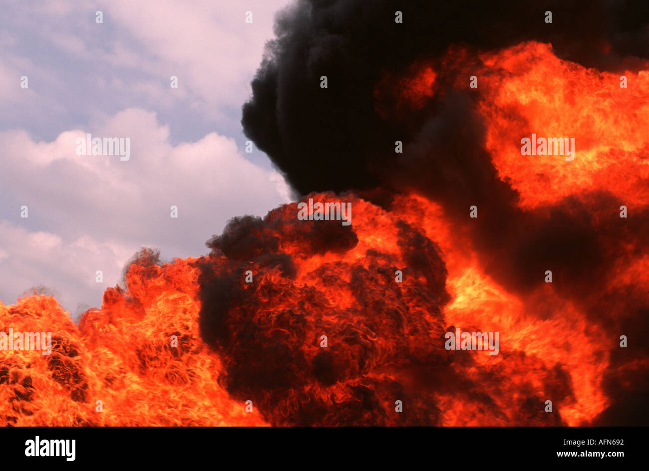 Fire hi-res stock photography and images - Alamy