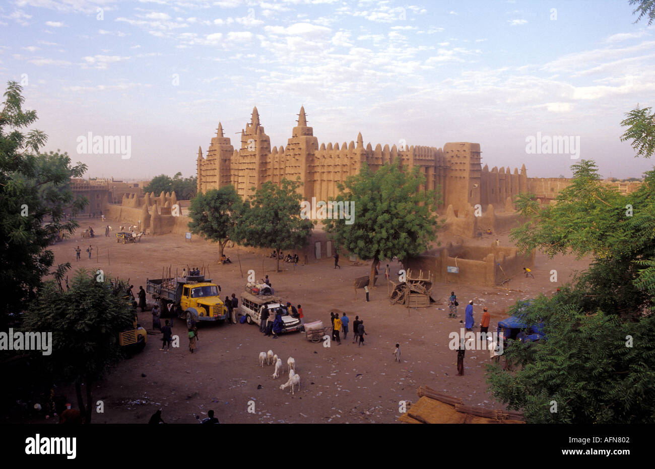 Grand mosque of djenne mali hi-res stock photography and images - Alamy