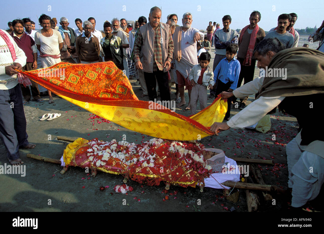 Dead women hi-res stock photography and images - Alamy