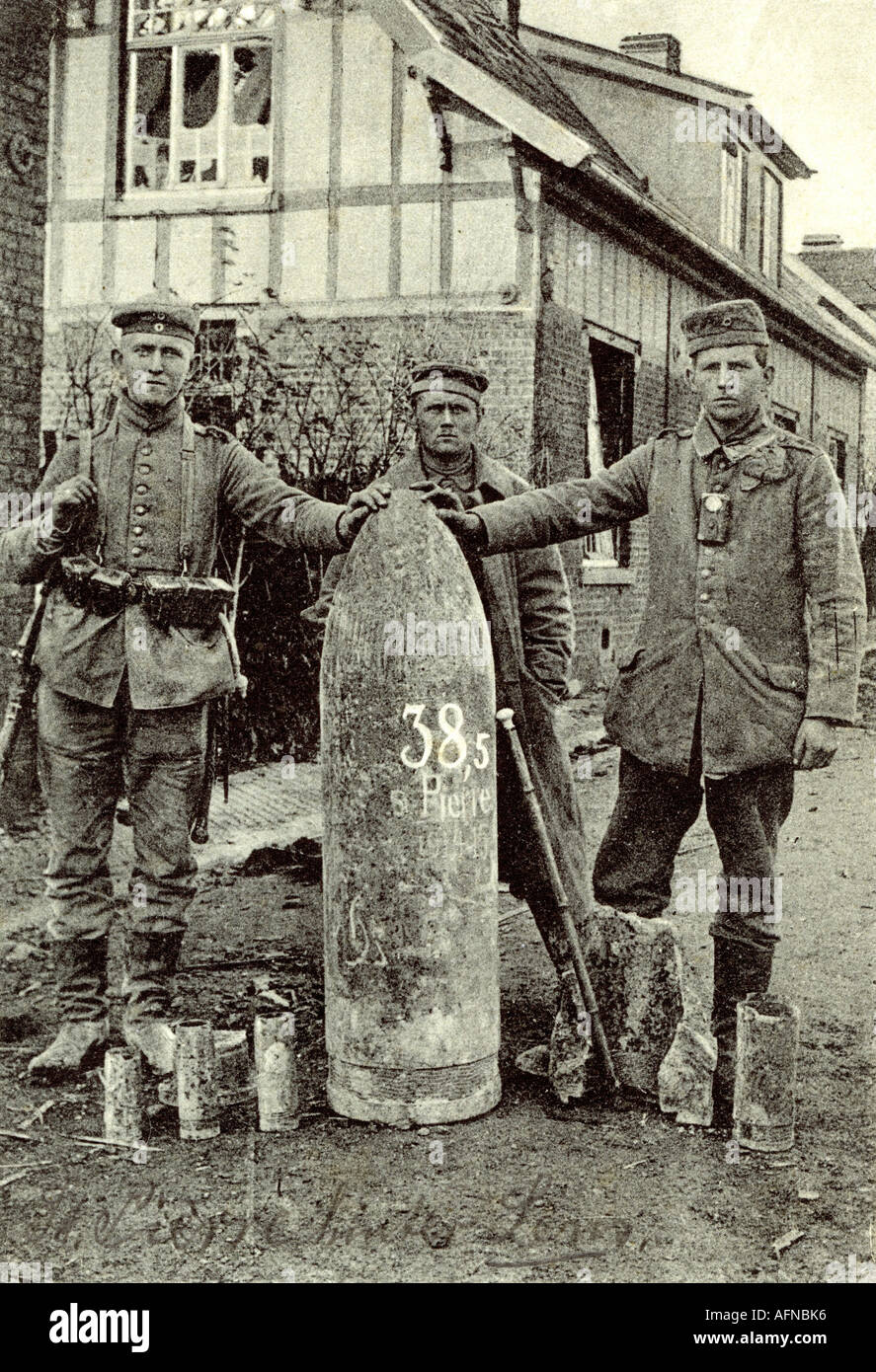 Artillery shell france hi-res stock photography and images - Alamy