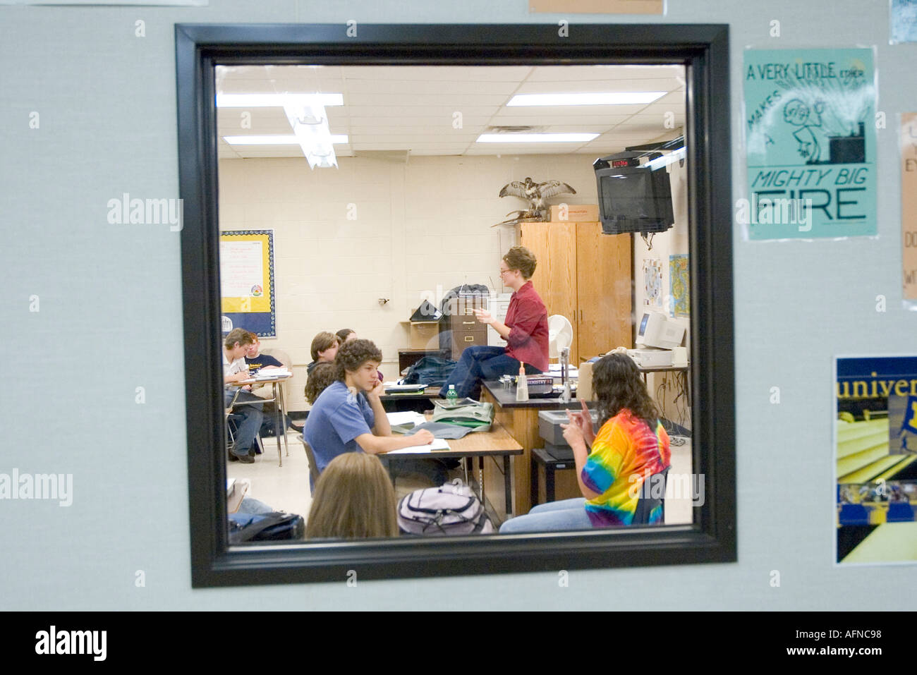 Deaf teen signing hi-res stock photography and images - Alamy