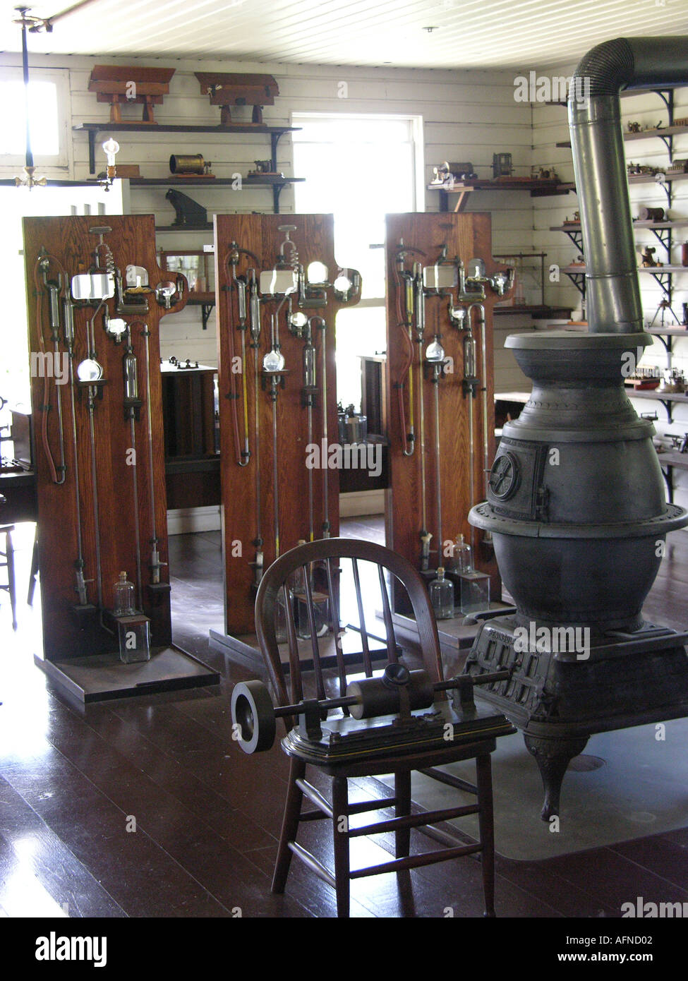 Thomas edison light bulb hi-res stock photography and images - Alamy