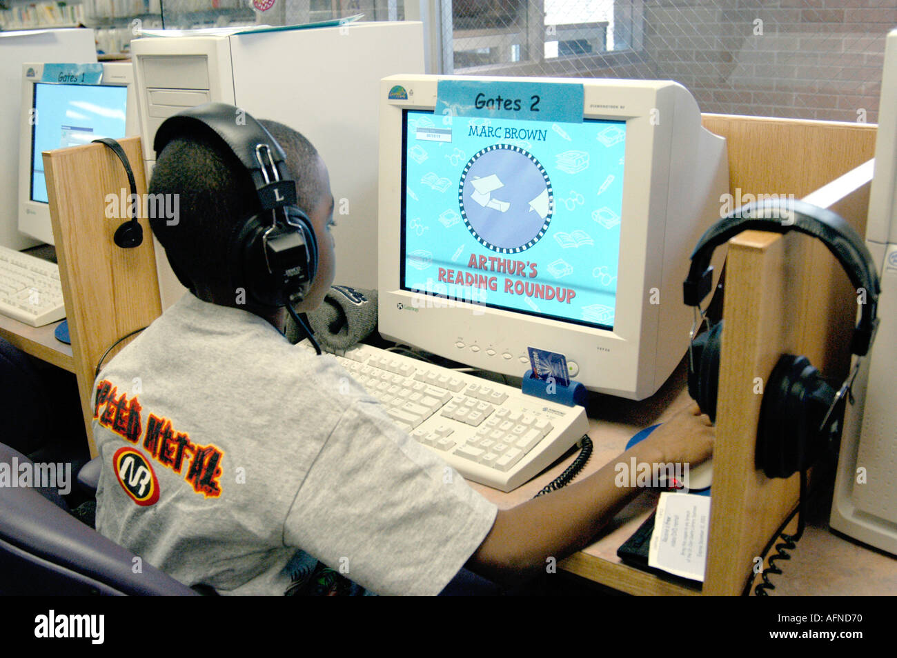 Public library children computer hi-res stock photography and images ...