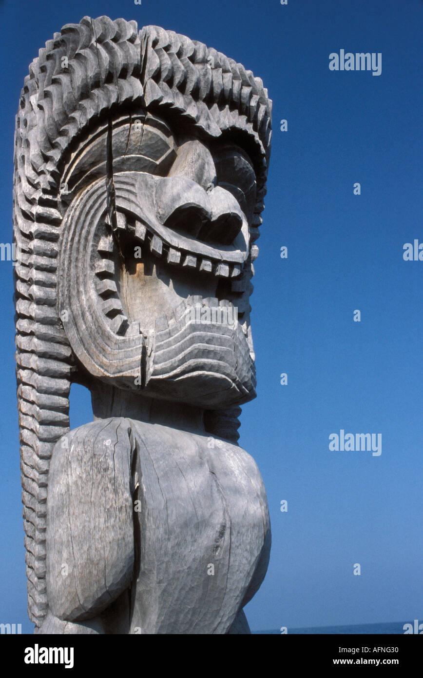 Wood Statue at Pu U Honua Place of Refuge National Park Kona Big Island ...