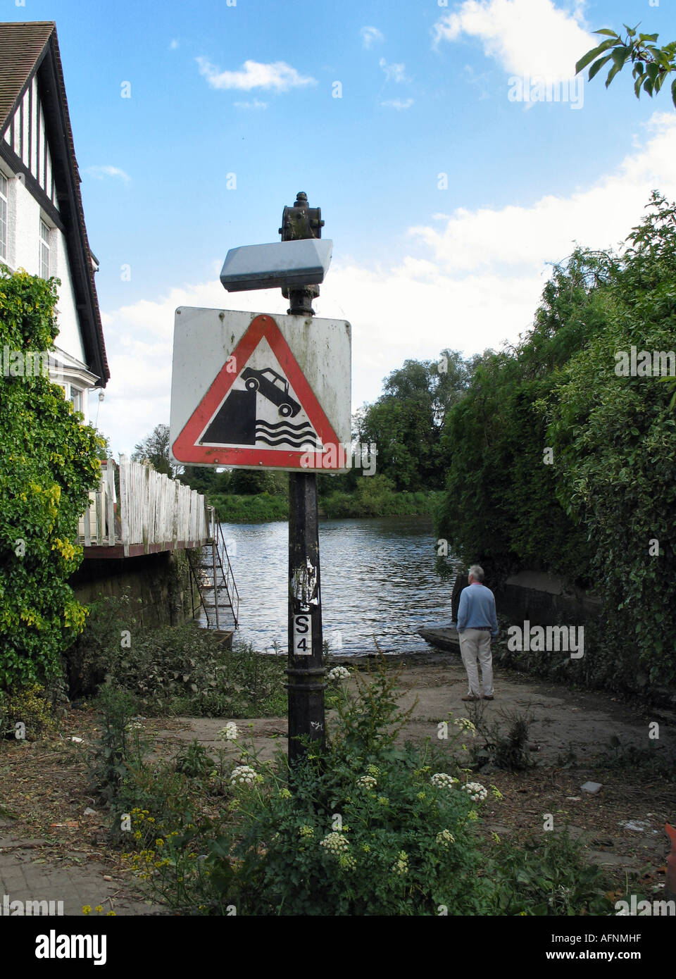 Car falling into water road sign hi-res stock photography and images ...
