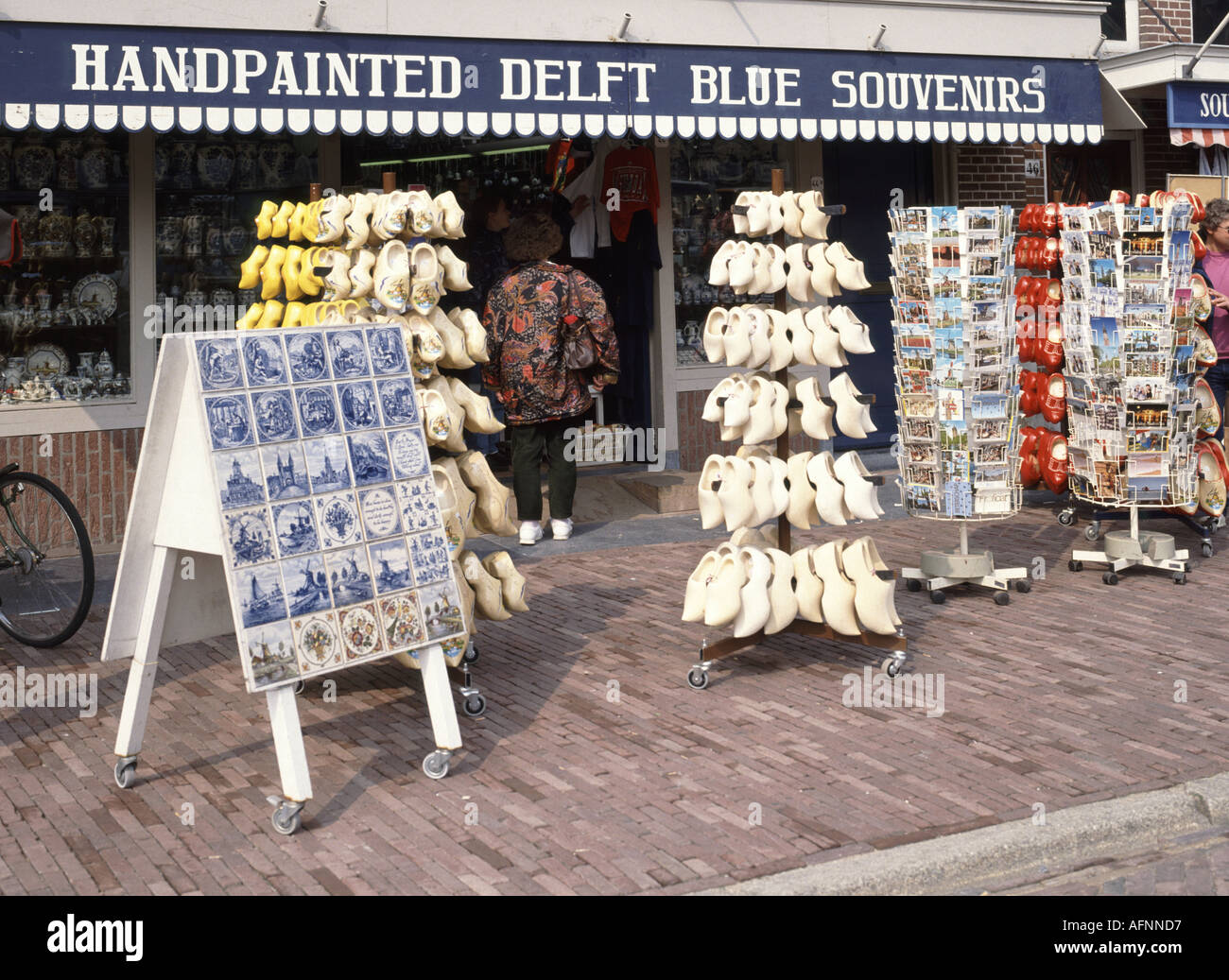 Delft ware hi-res stock photography and images - Alamy