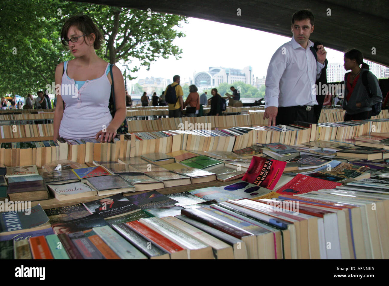 London book stall hi-res stock photography and images - Alamy