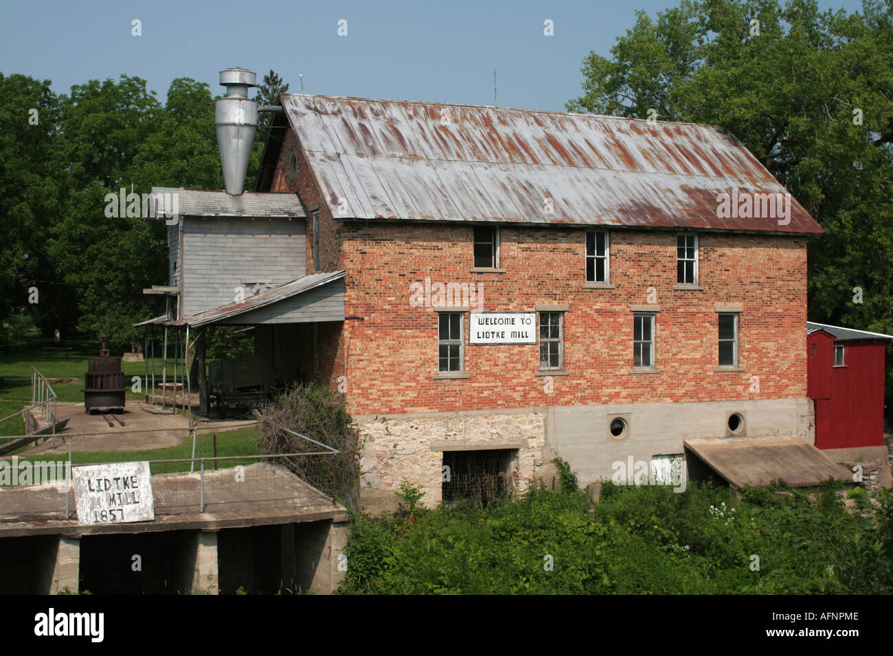 Sawmill pond hi-res stock photography and images - Alamy