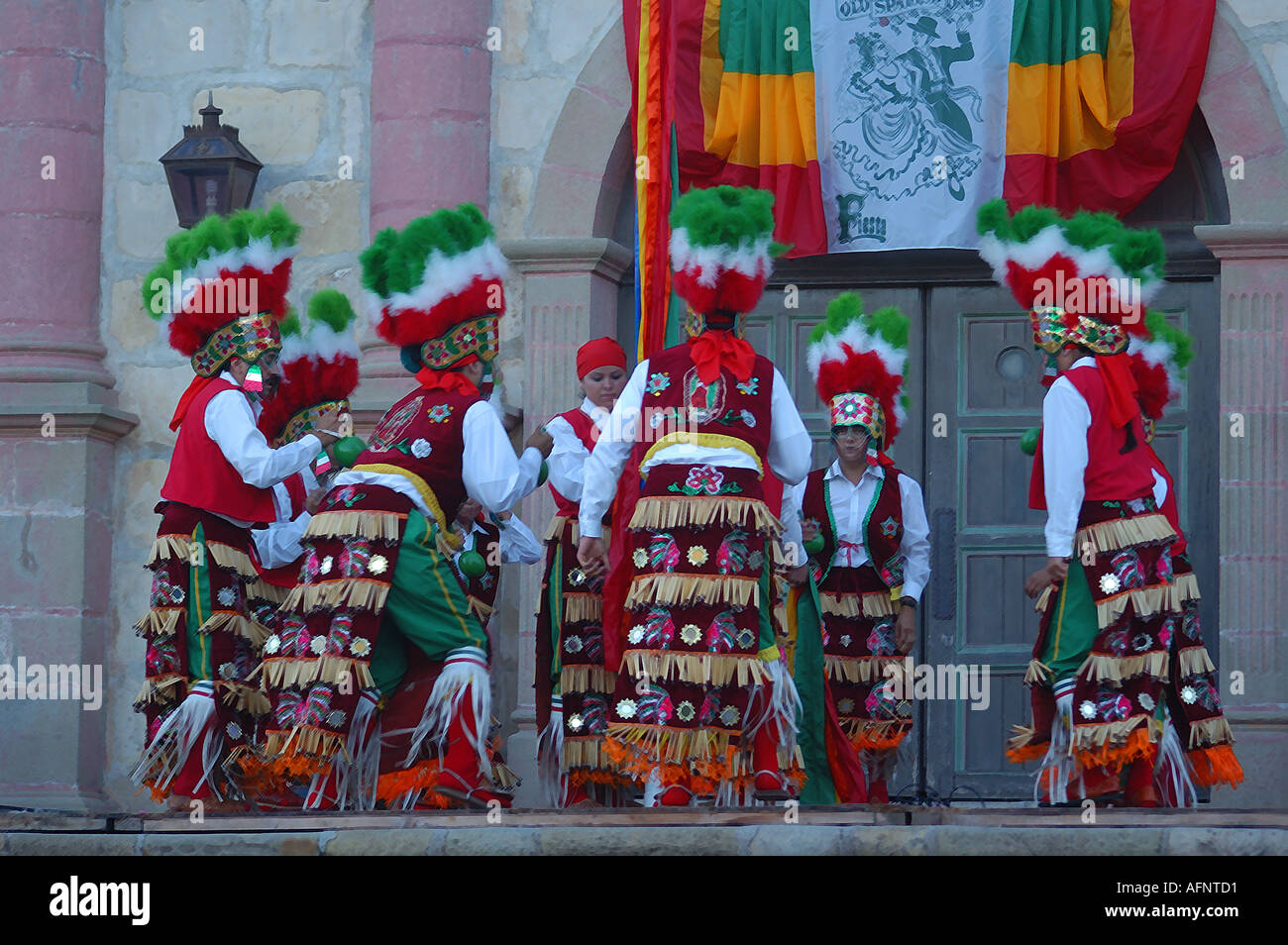 Fiesta dancers santa barbara hi-res stock photography and images - Alamy