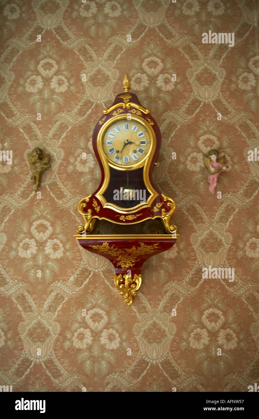 Clock insides hi-res stock photography and images - Alamy