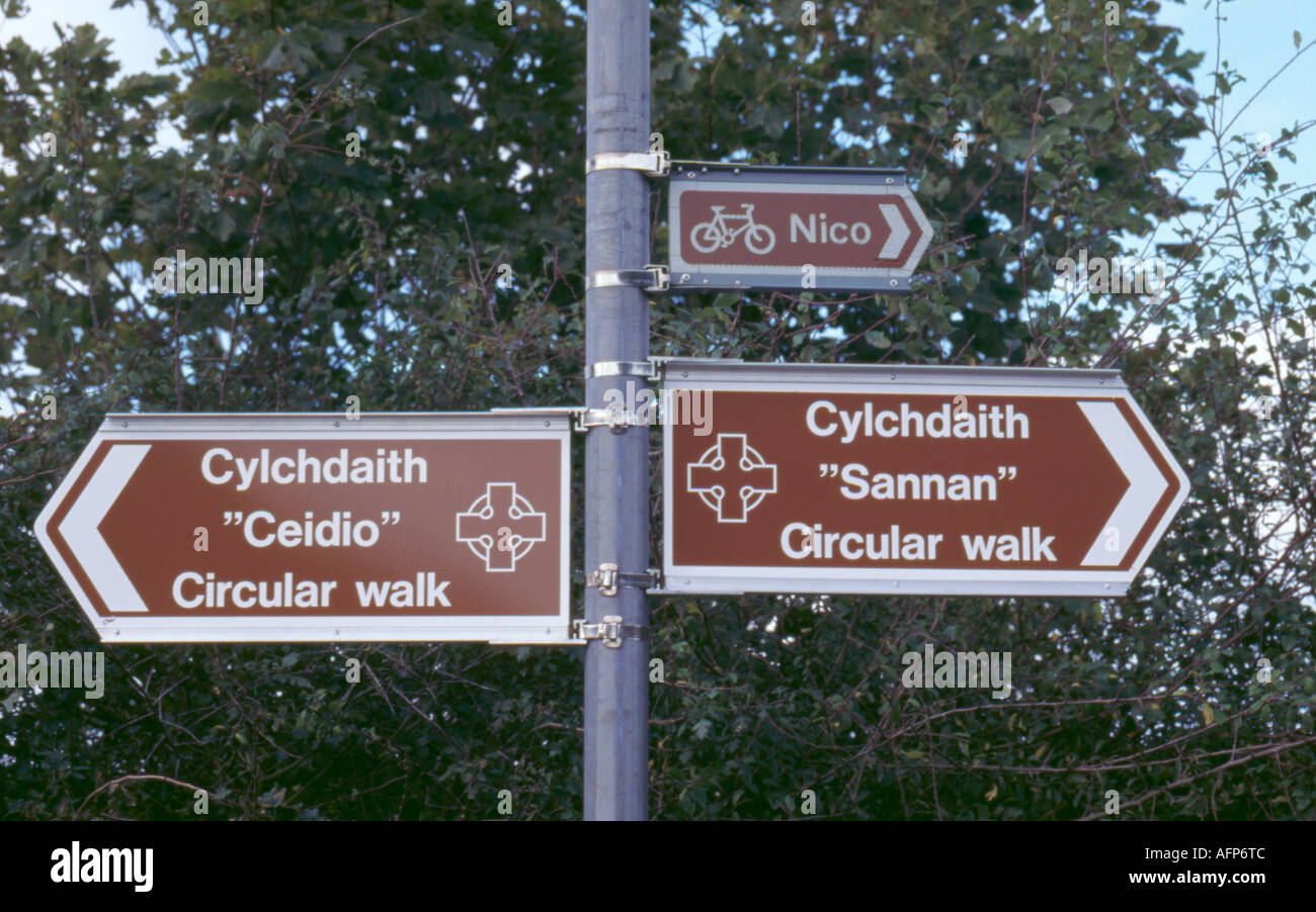 Welsh and English bilingual signs, Llyn Alaw, Anglesey, North Wales, UK ...