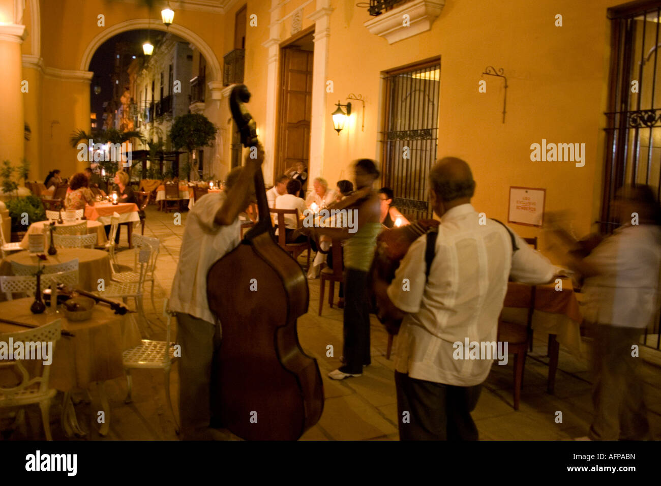 Serenading musician hi-res stock photography and images - Alamy