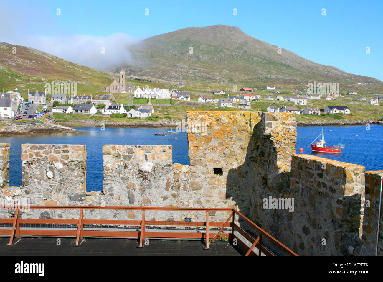 isle of barra kisimul castle isle barra castlebay Clan MacNeil western ...