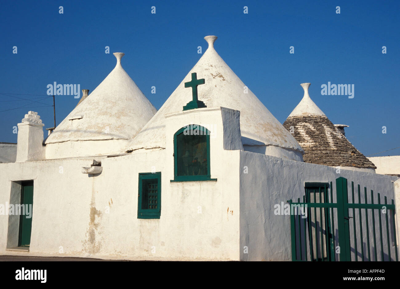trulli (traditional round-stone building Stock Photo - Alamy