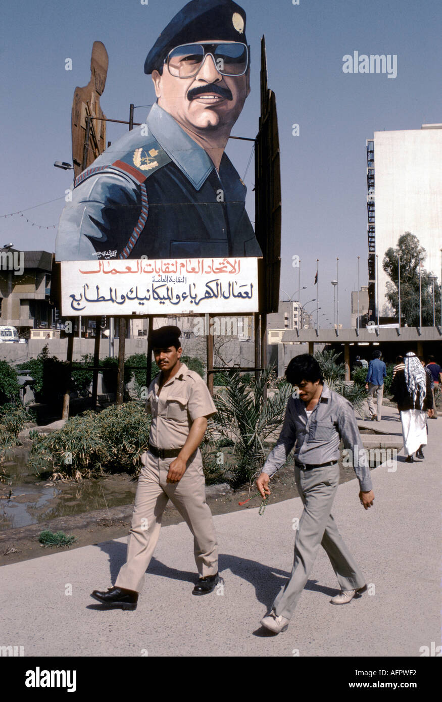 Saddam Hussein Poster High Resolution Stock Photography and Images - Alamy