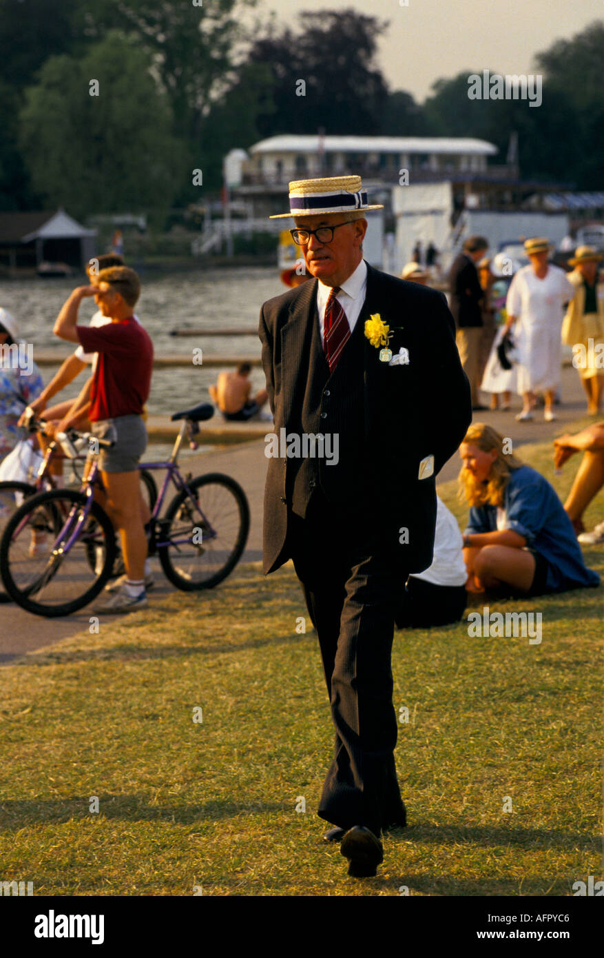 UK 1990s straw boaters hat Henley Royal Rowing Regatta, smartly dressed ...