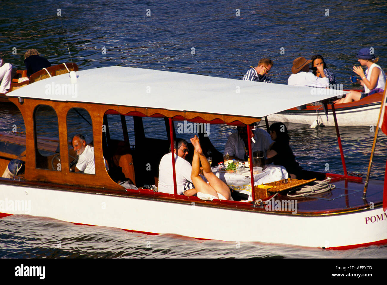 Celebrities Mooning 60 Photos - Moonagedaydream.film