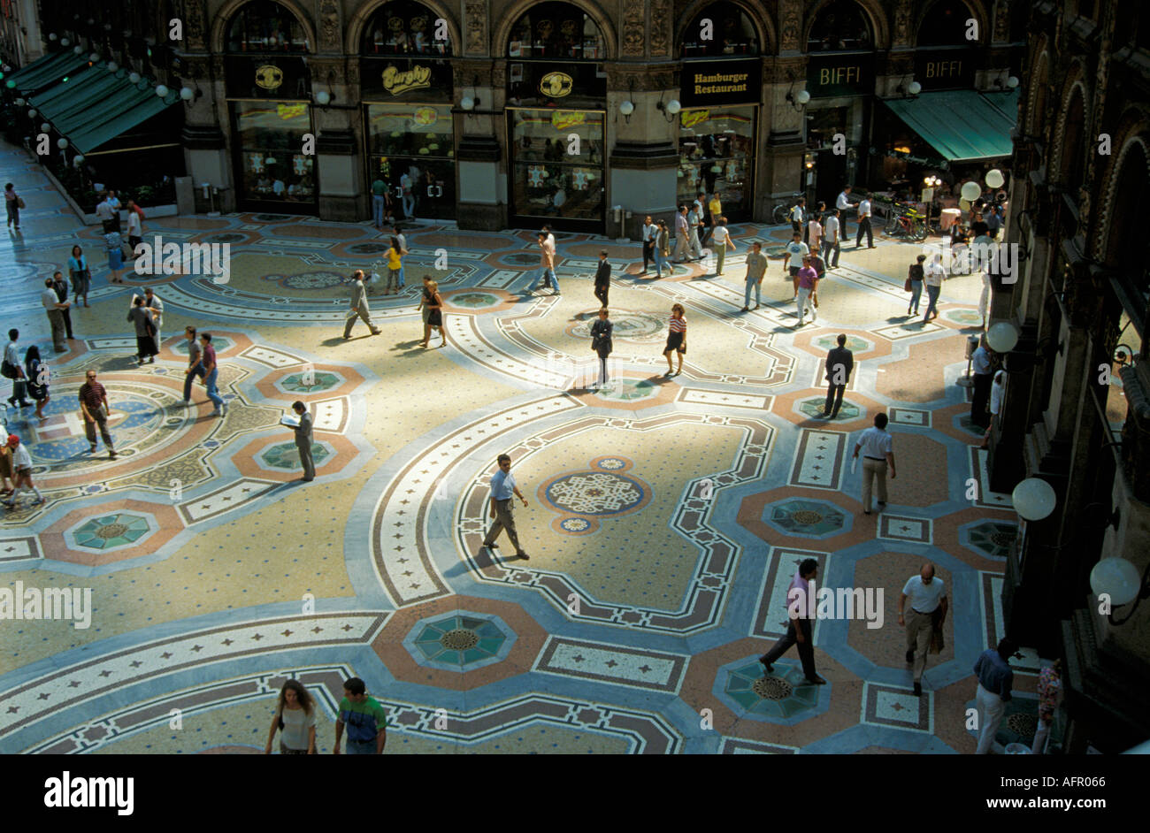Milano, shopping passage, Galleria Vittorio Emanuele II, mosaic Stock ...