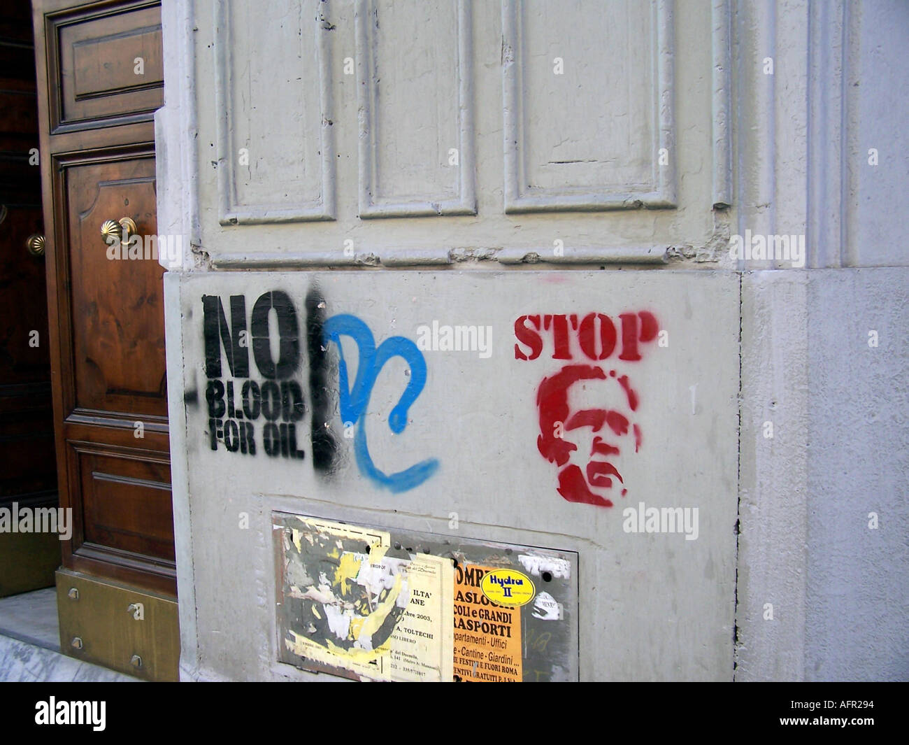 George bush spray paint hi-res stock photography and images - Alamy