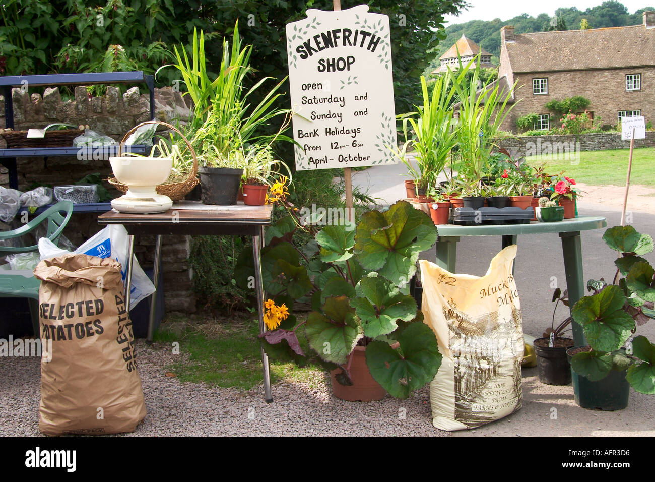 Skenfrith church wales hi-res stock photography and images - Alamy