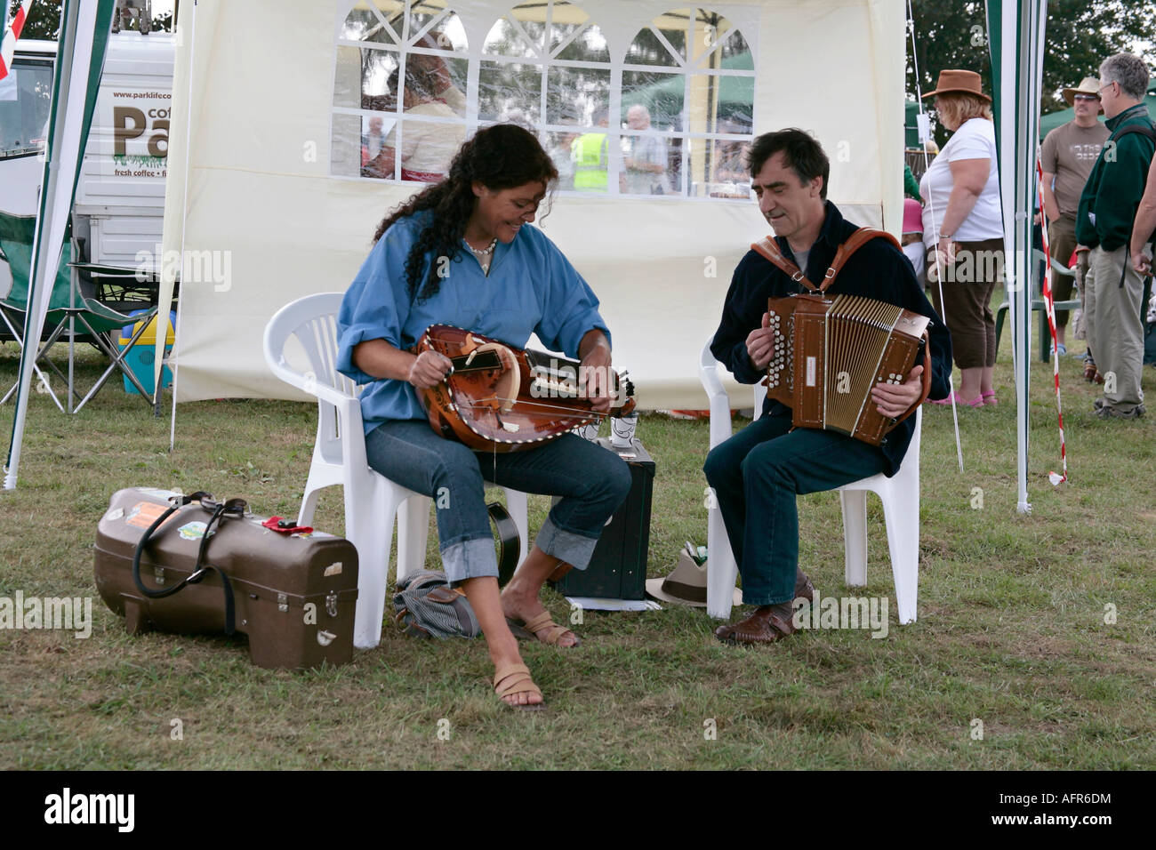 Singers and musicians hi-res stock photography and images - Alamy
