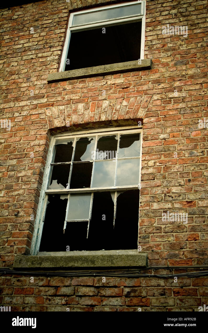 Run down mill hi-res stock photography and images - Alamy