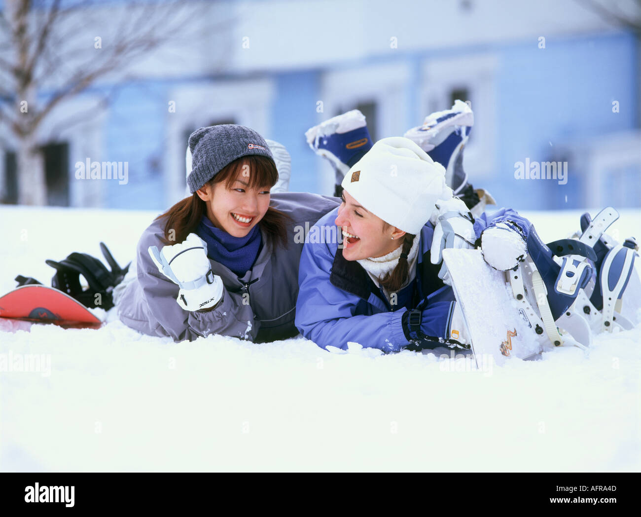 Asian female snowboarder hi-res stock photography and images - Alamy