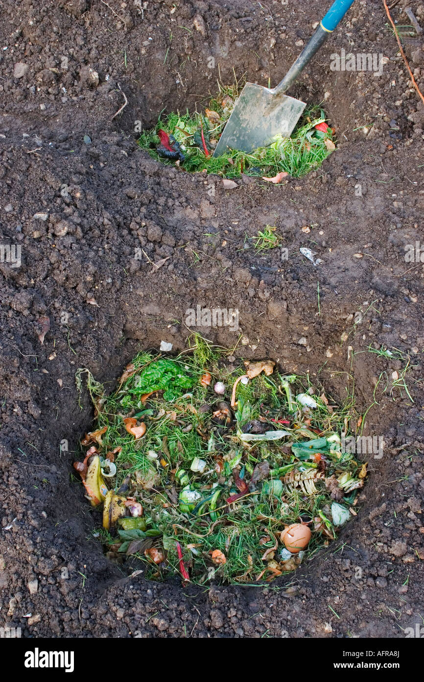 Digging holes in soil garden hi-res stock photography and images - Alamy