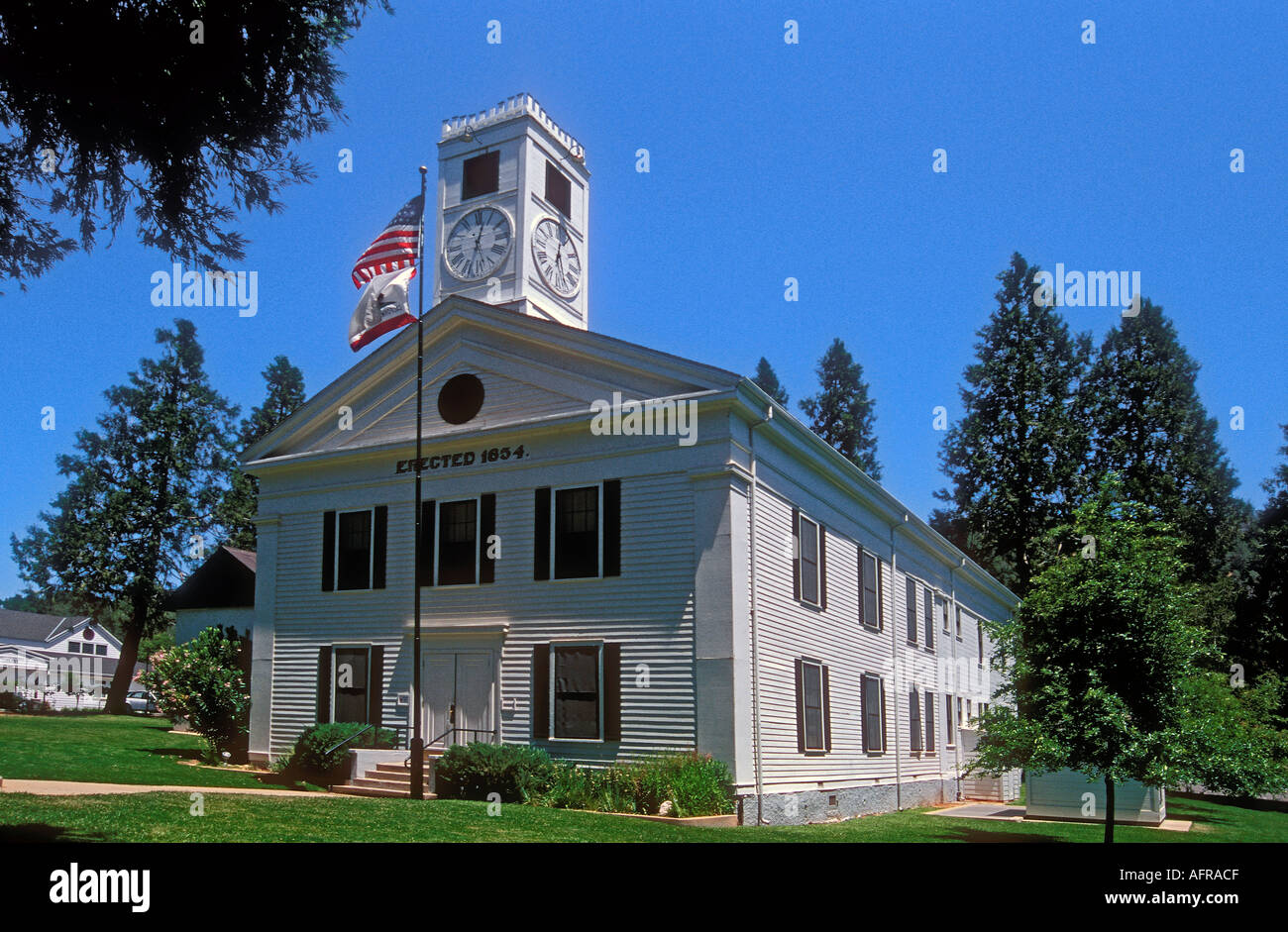 The Courthouse in Mariposa the oldest courthouse building in California ...