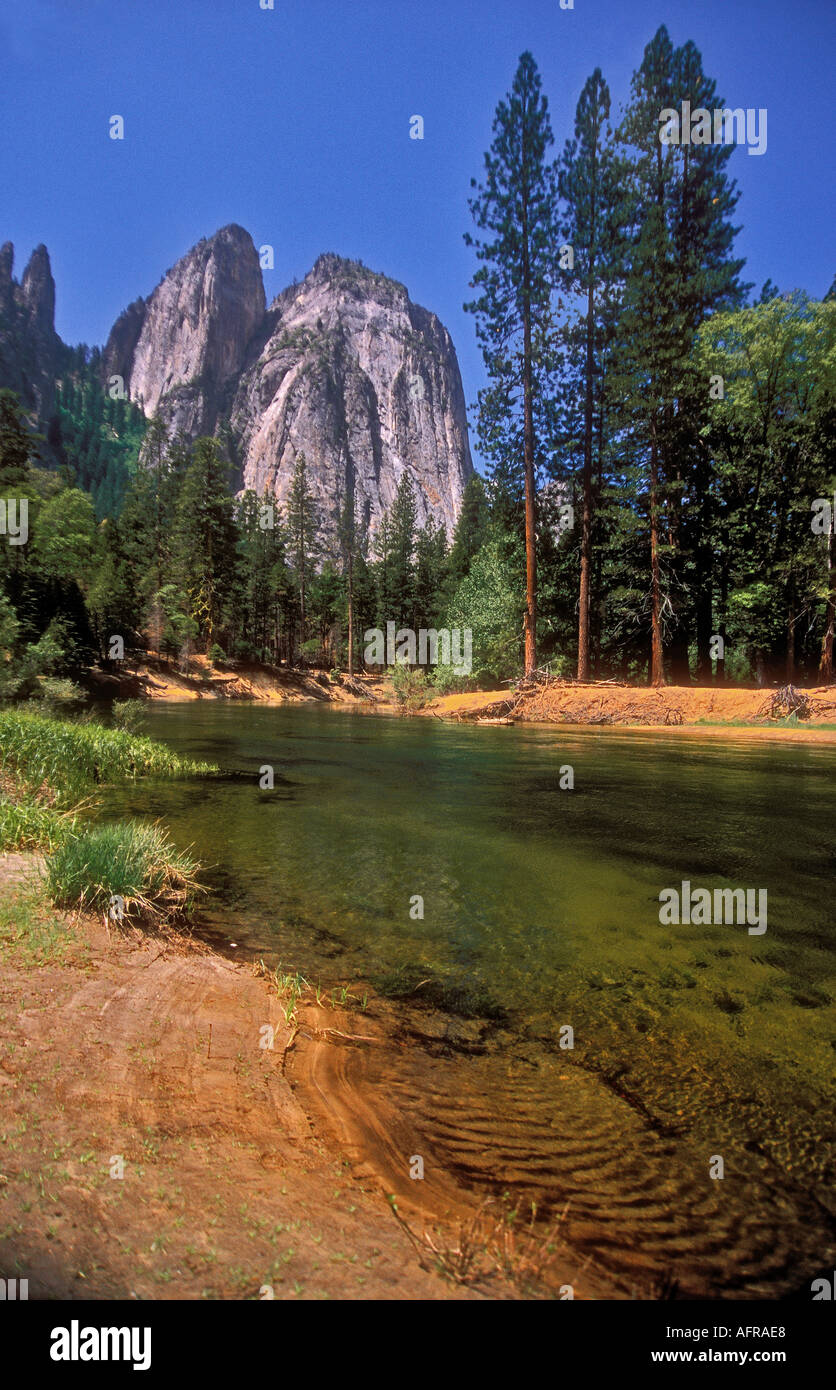 Cathedral Rocks and the Merced River at Yosemite National Park ...