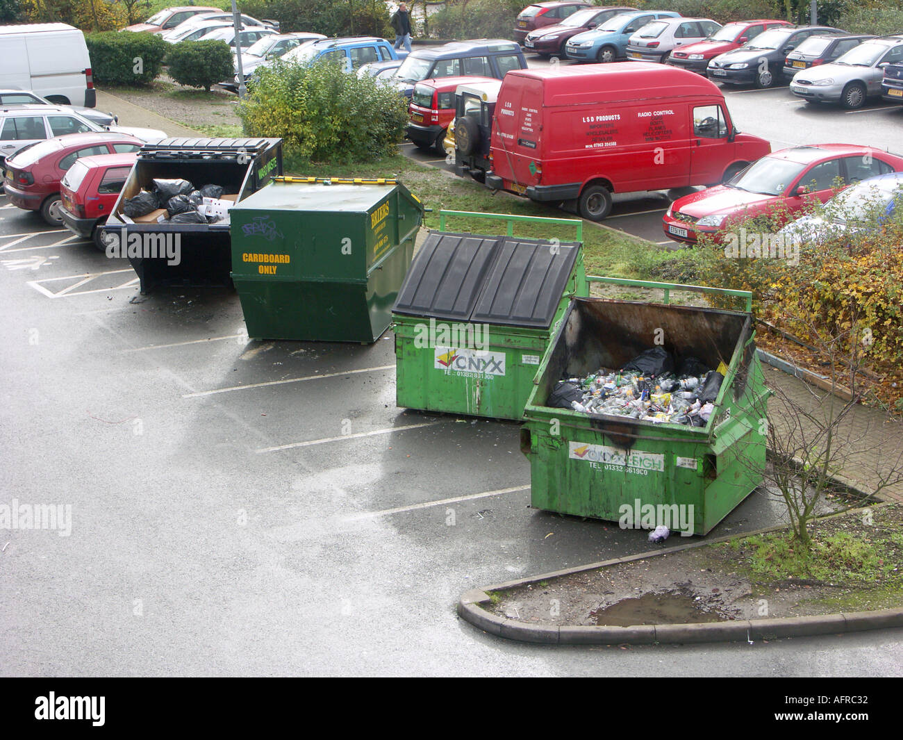 Commercial waste skips hi-res stock photography and images - Alamy