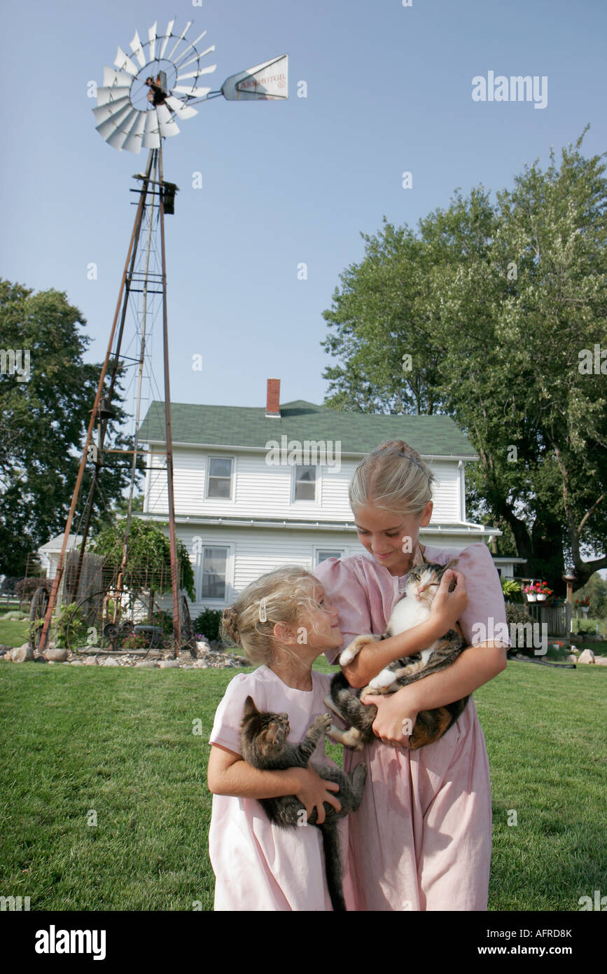 Amish Girls High Resolution Stock Photography and Images - Alamy