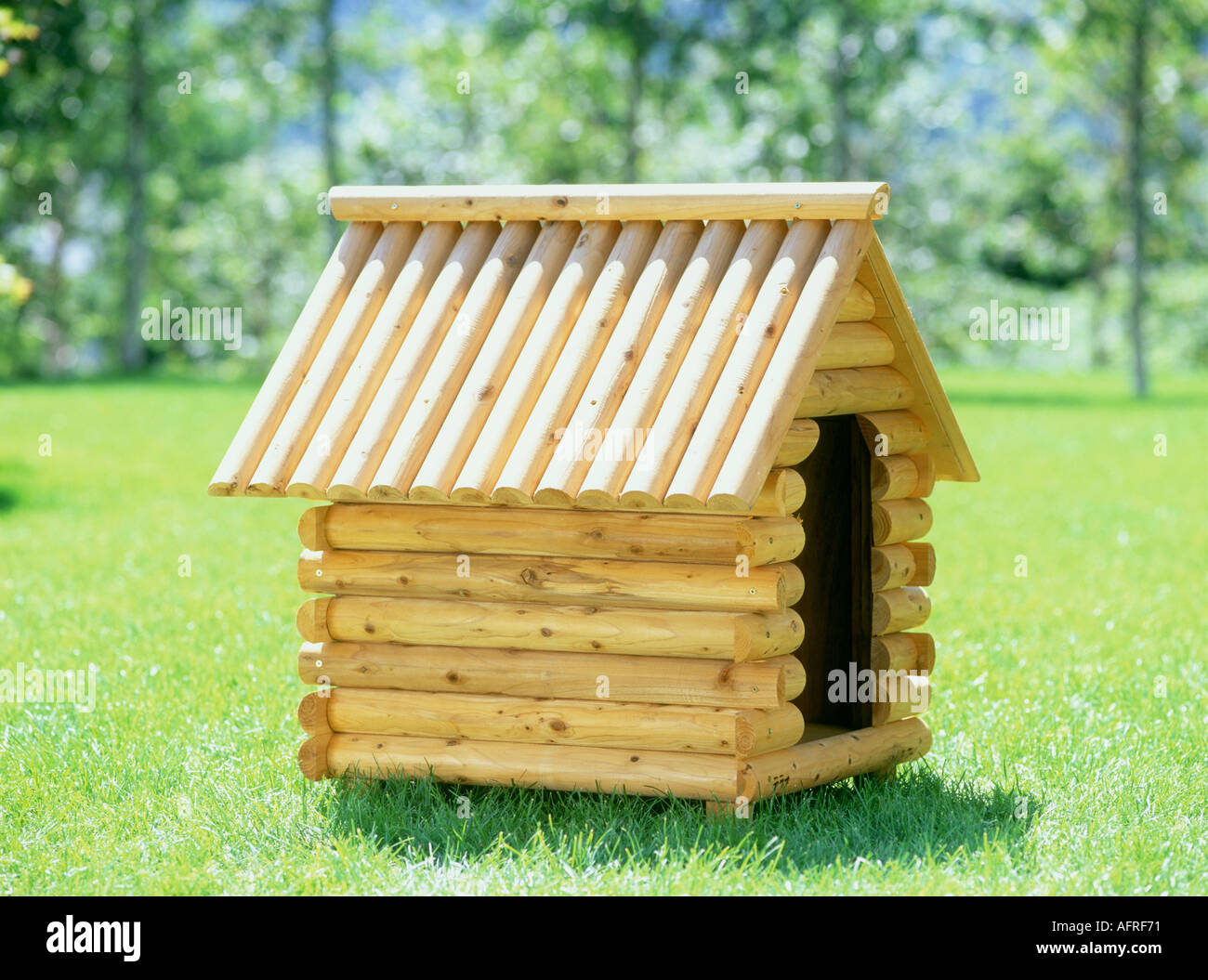 The doghouse hi-res stock photography and images - Alamy