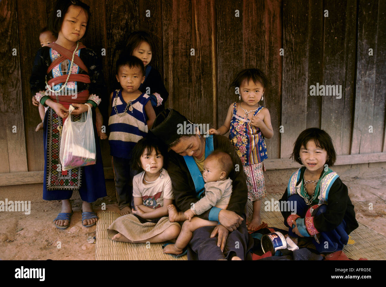 Hmong family hi-res stock photography and images - Alamy