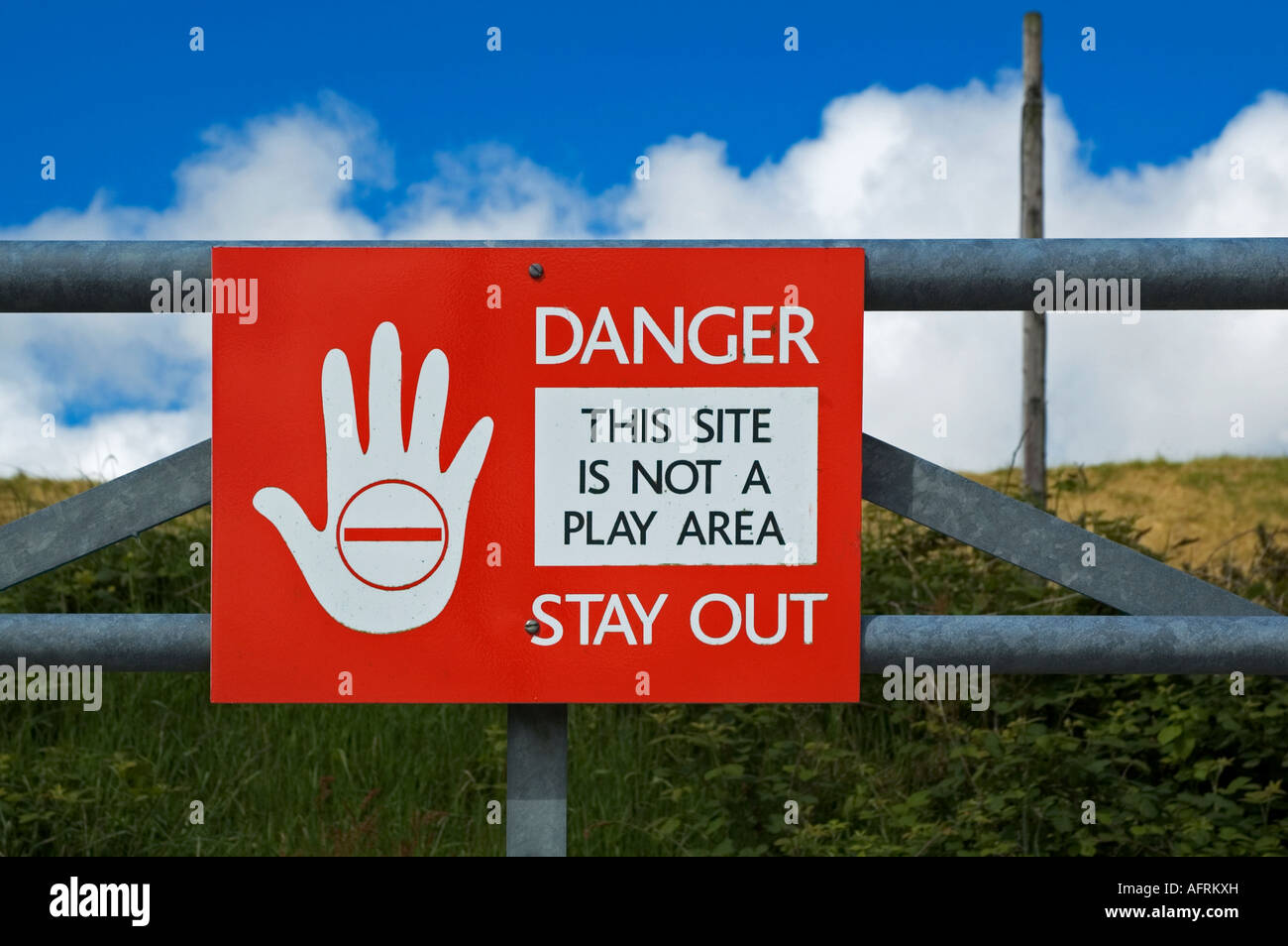 Stay out hi-res stock photography and images - Alamy