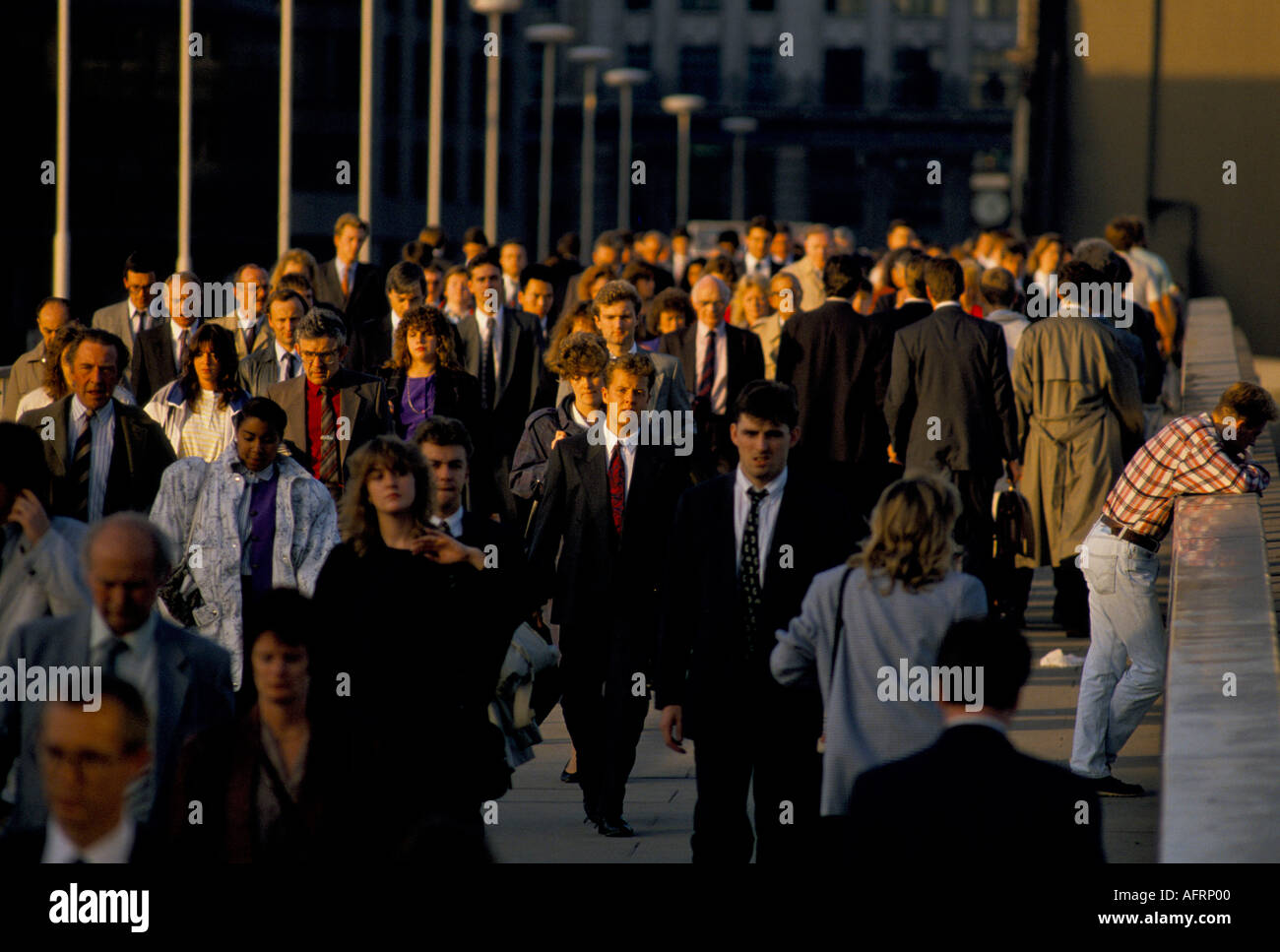 Uk office worker 90s hi-res stock photography and images - Alamy