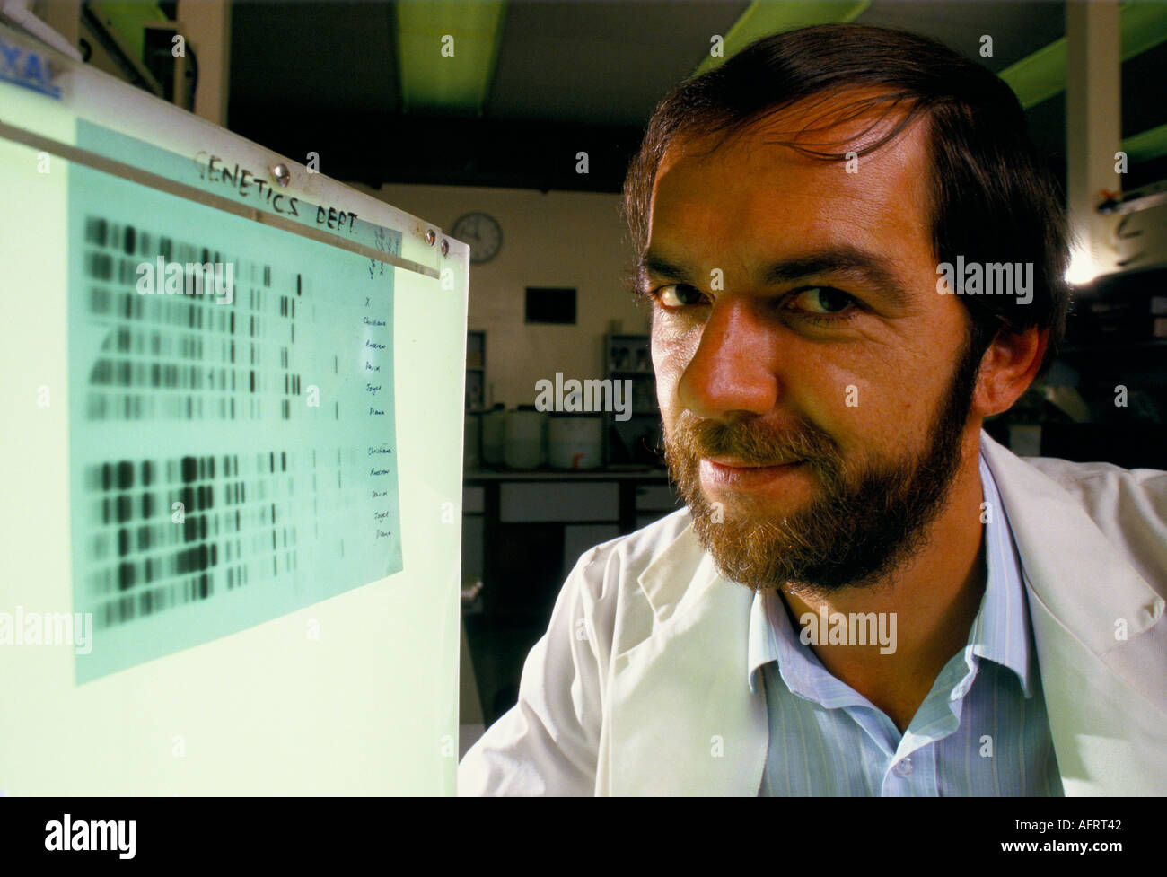 Professor Sir Alec Jeffreys Leicester University discovered how to make ...