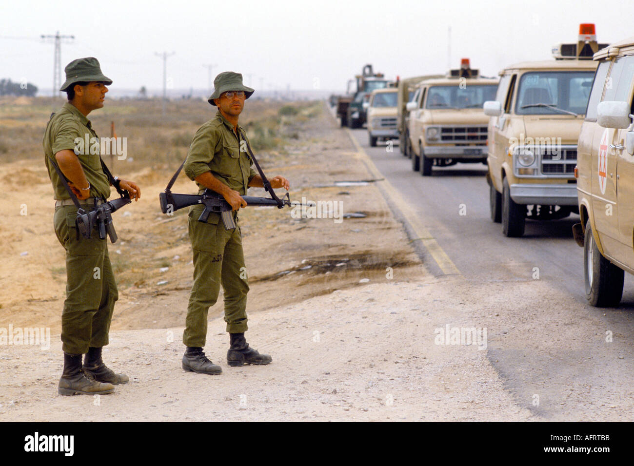 Israel soldier 1980s hi-res stock photography and images - Alamy