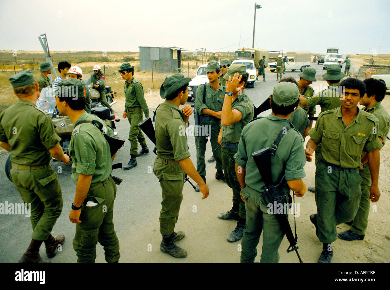Army israel israeli palestine soldiers High Resolution Stock ...