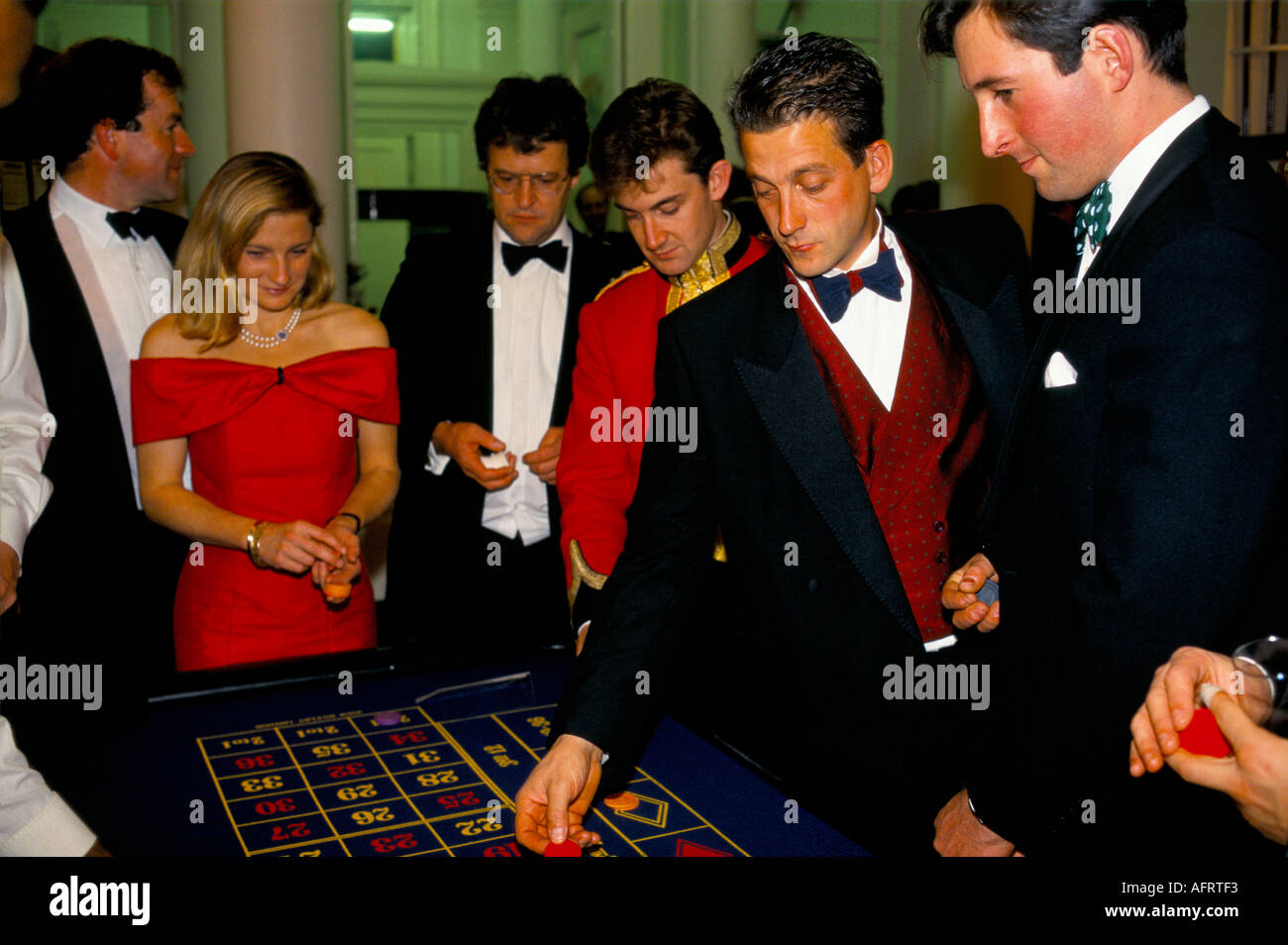 Black tie party archival hi-res stock photography and images - Alamy