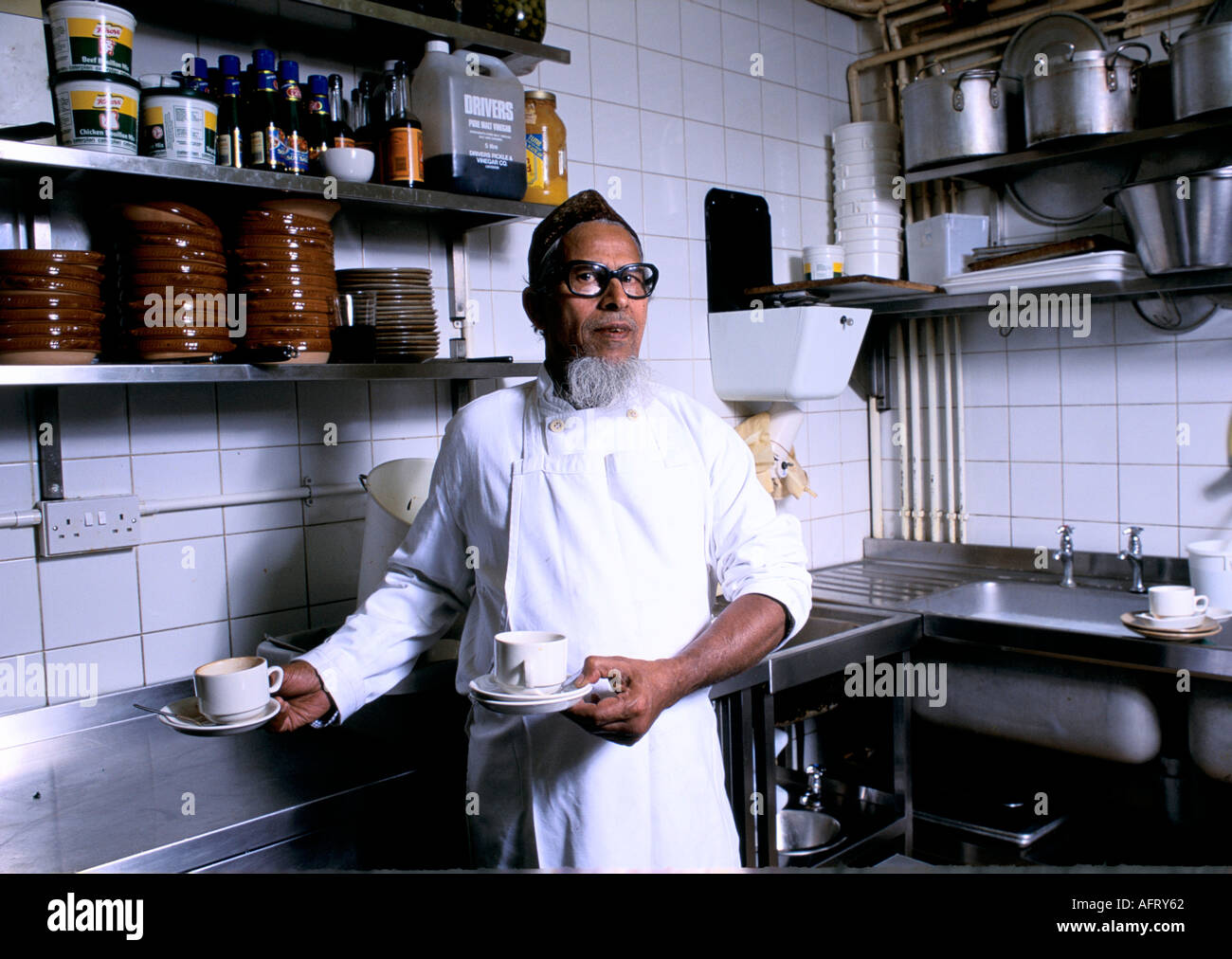 Kitchen porter hi-res stock photography and images - Alamy