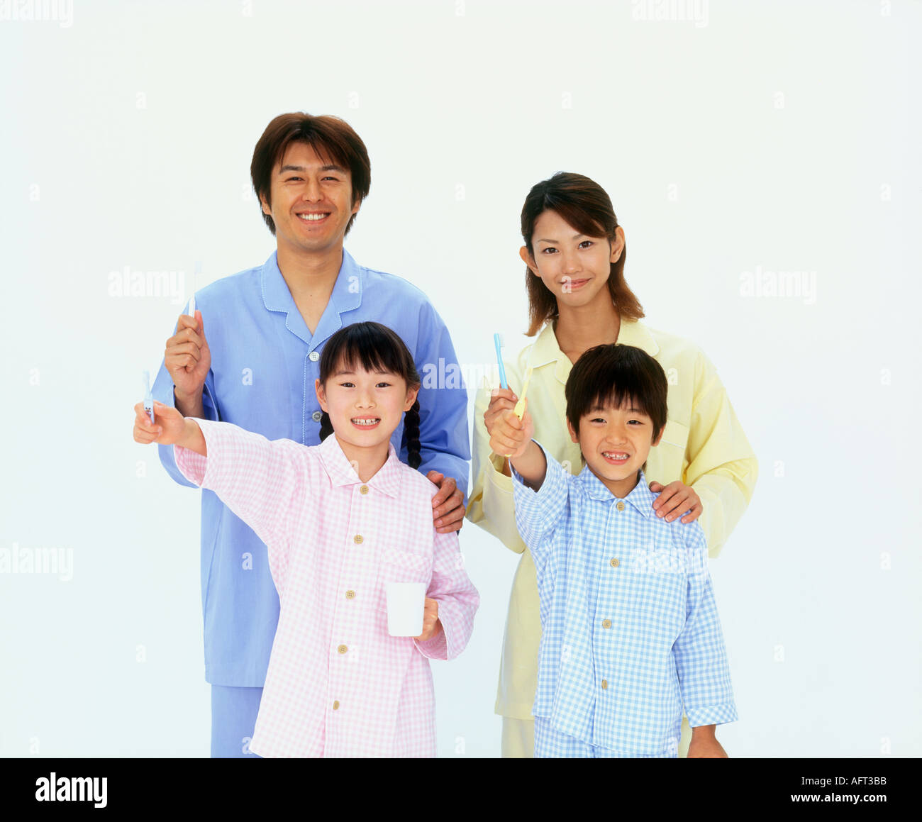 Mom brush her kids teeth hi-res stock photography and images - Alamy