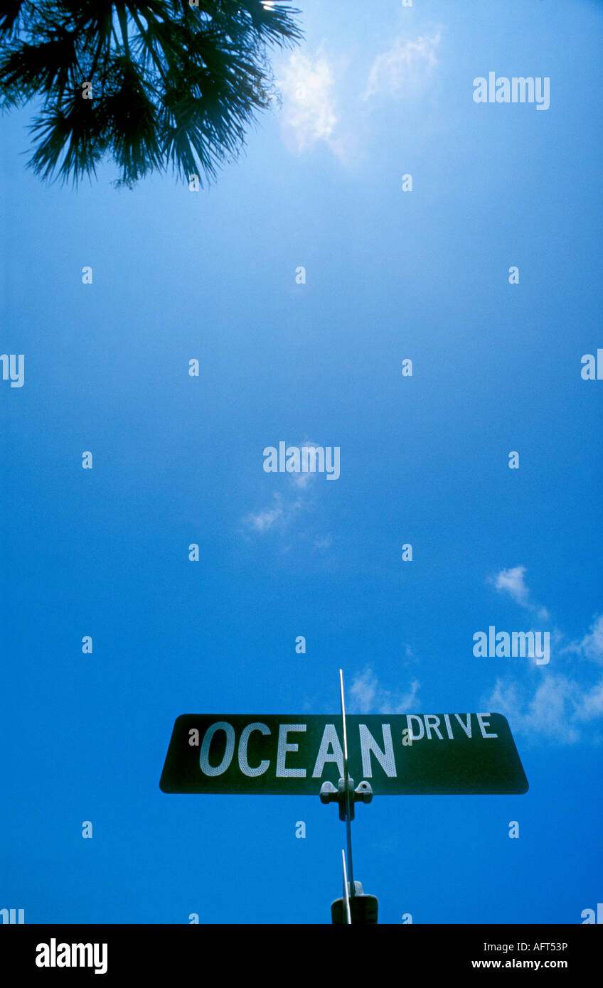 Drive road sign hi-res stock photography and images - Alamy