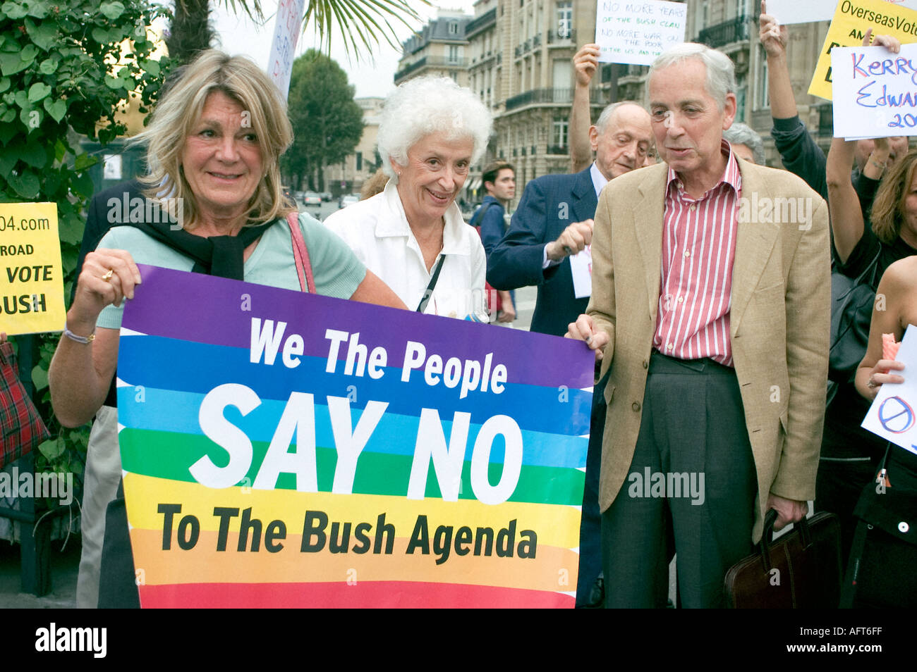 Paris FRANCE, Group People, American Seniors in "Anti Bush ...